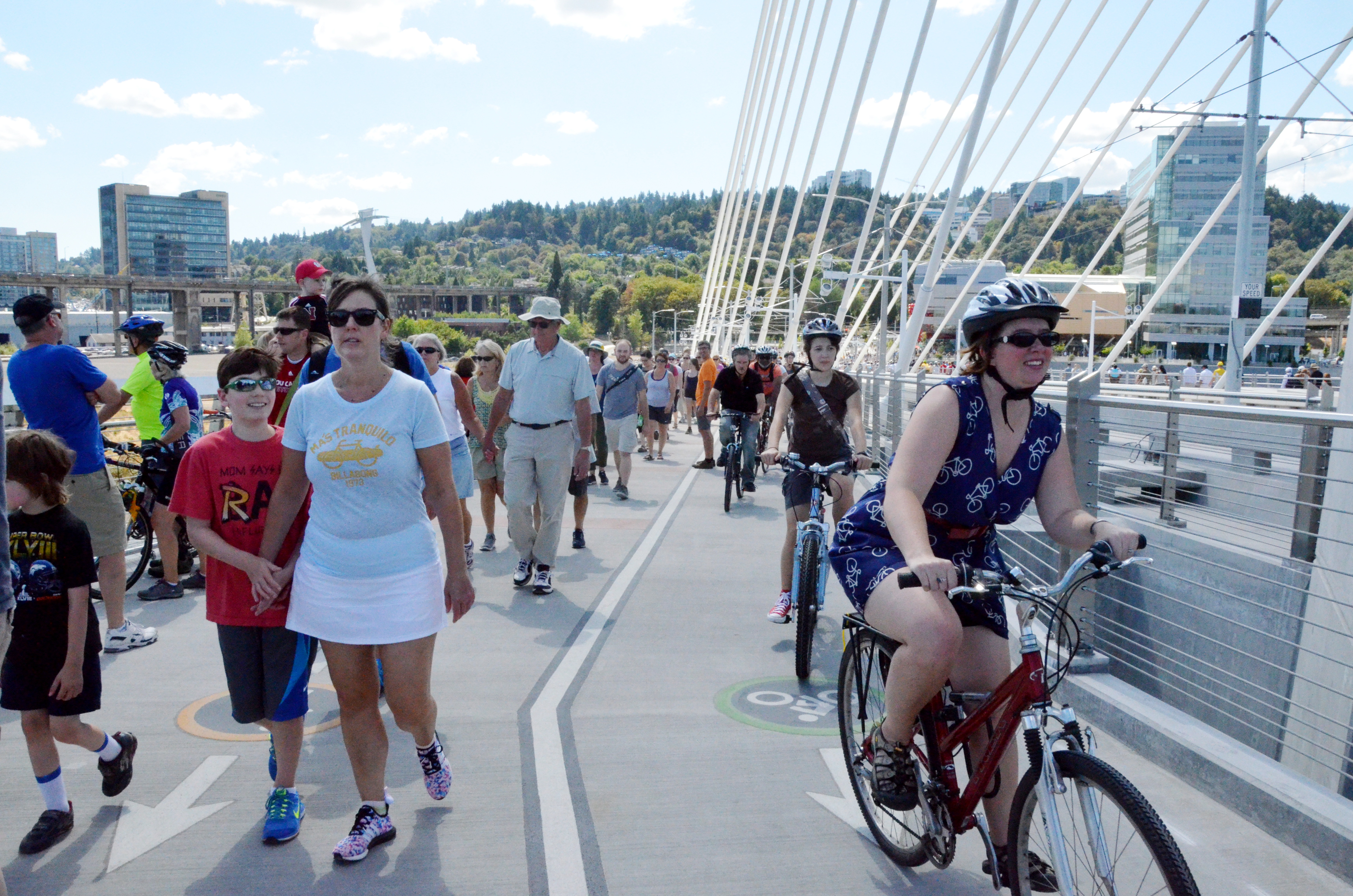 By the tens of thousands, Portlanders preview their new car-free bridge ...