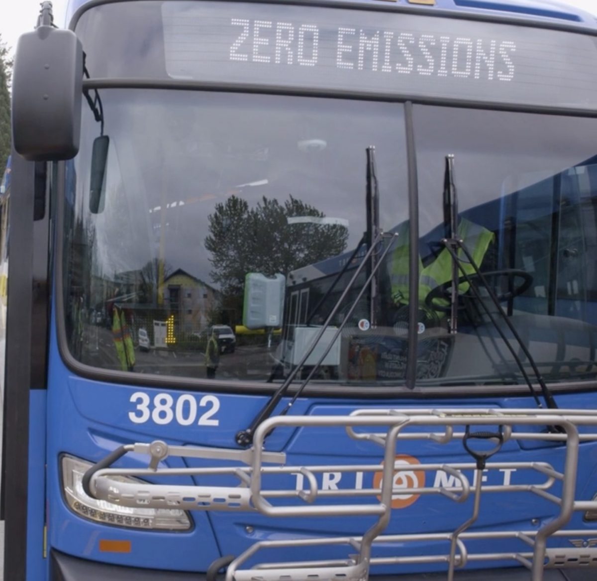 TriMet launches new zero emission, wind-powered electric buses ...