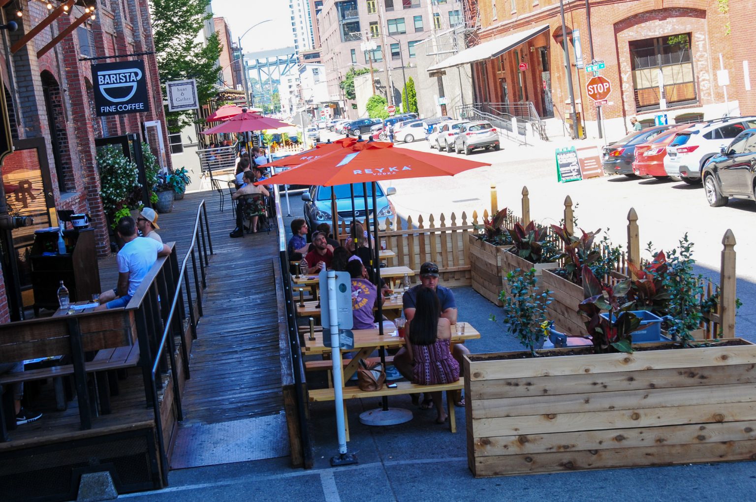 A photo gallery of Portland’s new plazas and parklets – BikePortland