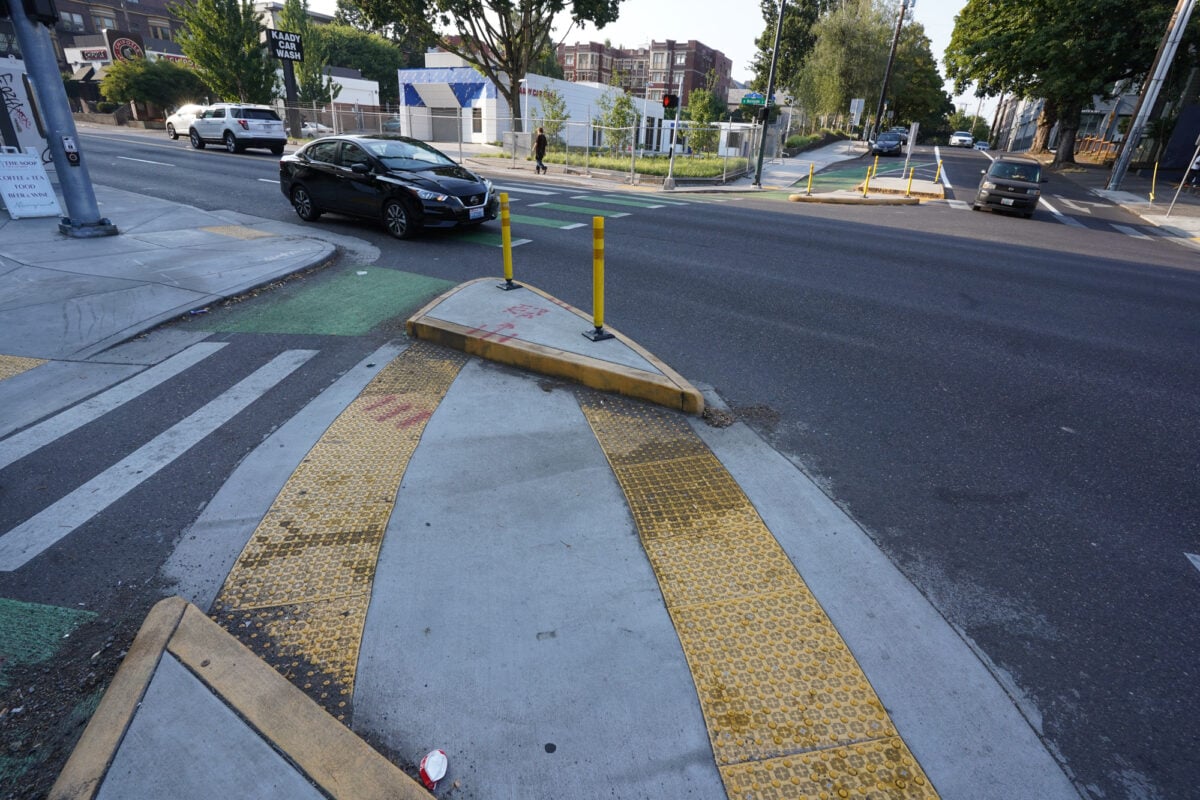 Closer Look: Protected intersection and bike lane on W 19th at Burnside ...