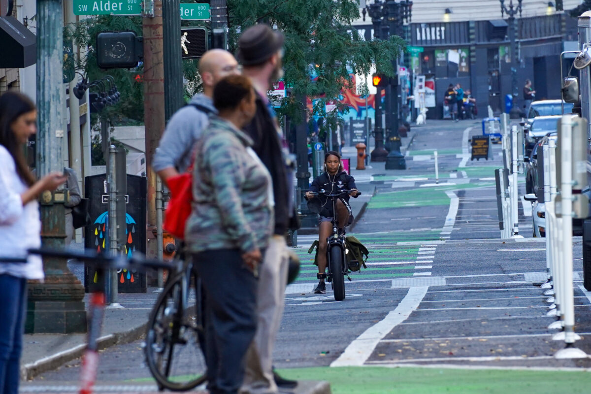 First Look: SW Broadway bike lanes finally complete protection puzzle ...