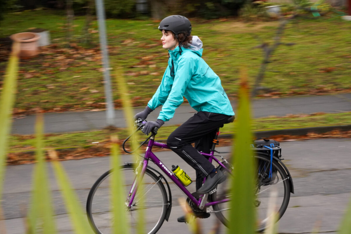 Review: Showers Pass rain gear from head to toe – BikePortland