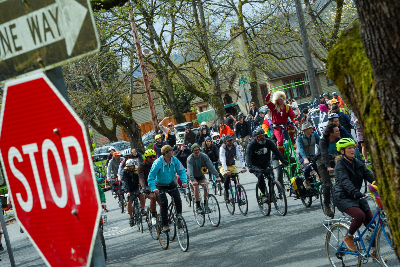Joyously chaotic Ladds 500 relay takes over southeast Portland ...