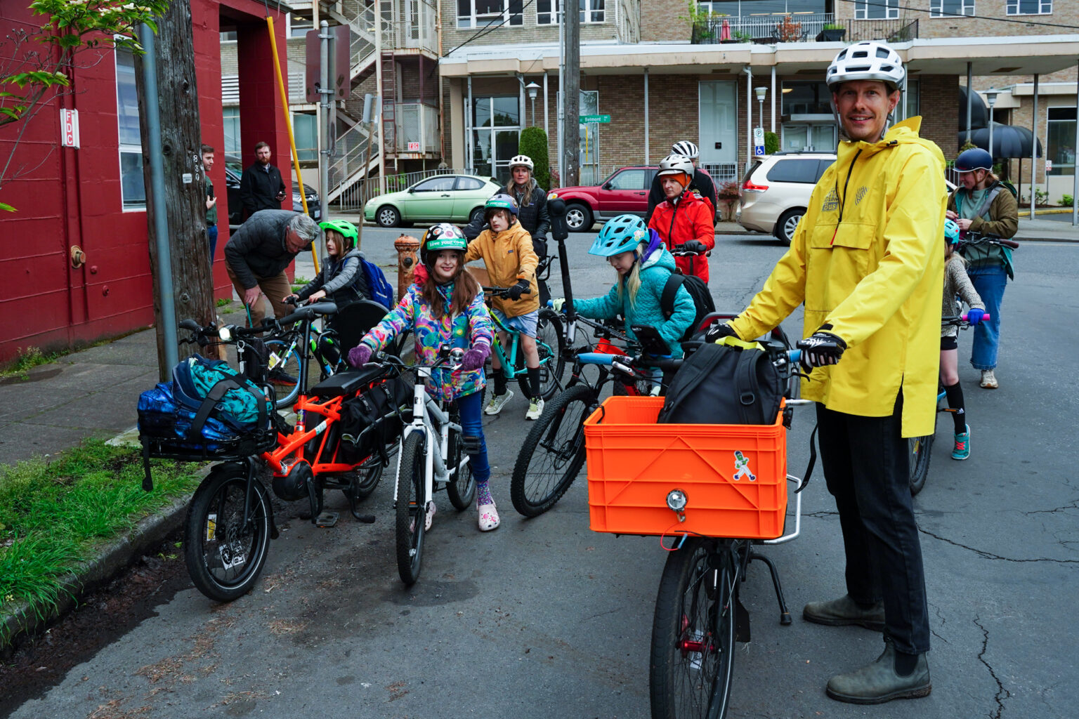 Portland’s bike buses swell on Walk and Bike to School Day – BikePortland