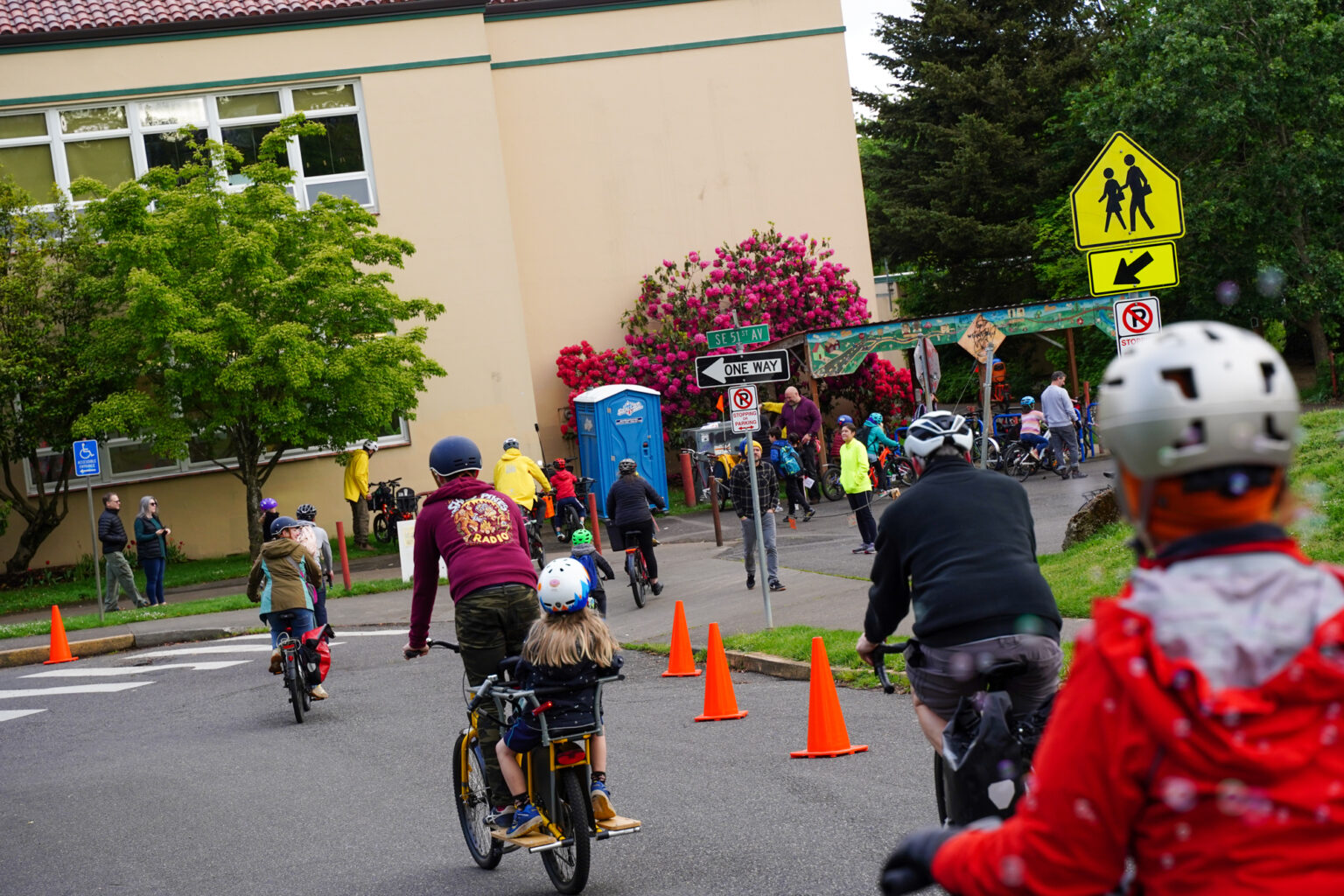 Portland’s bike buses swell on Walk and Bike to School Day – BikePortland