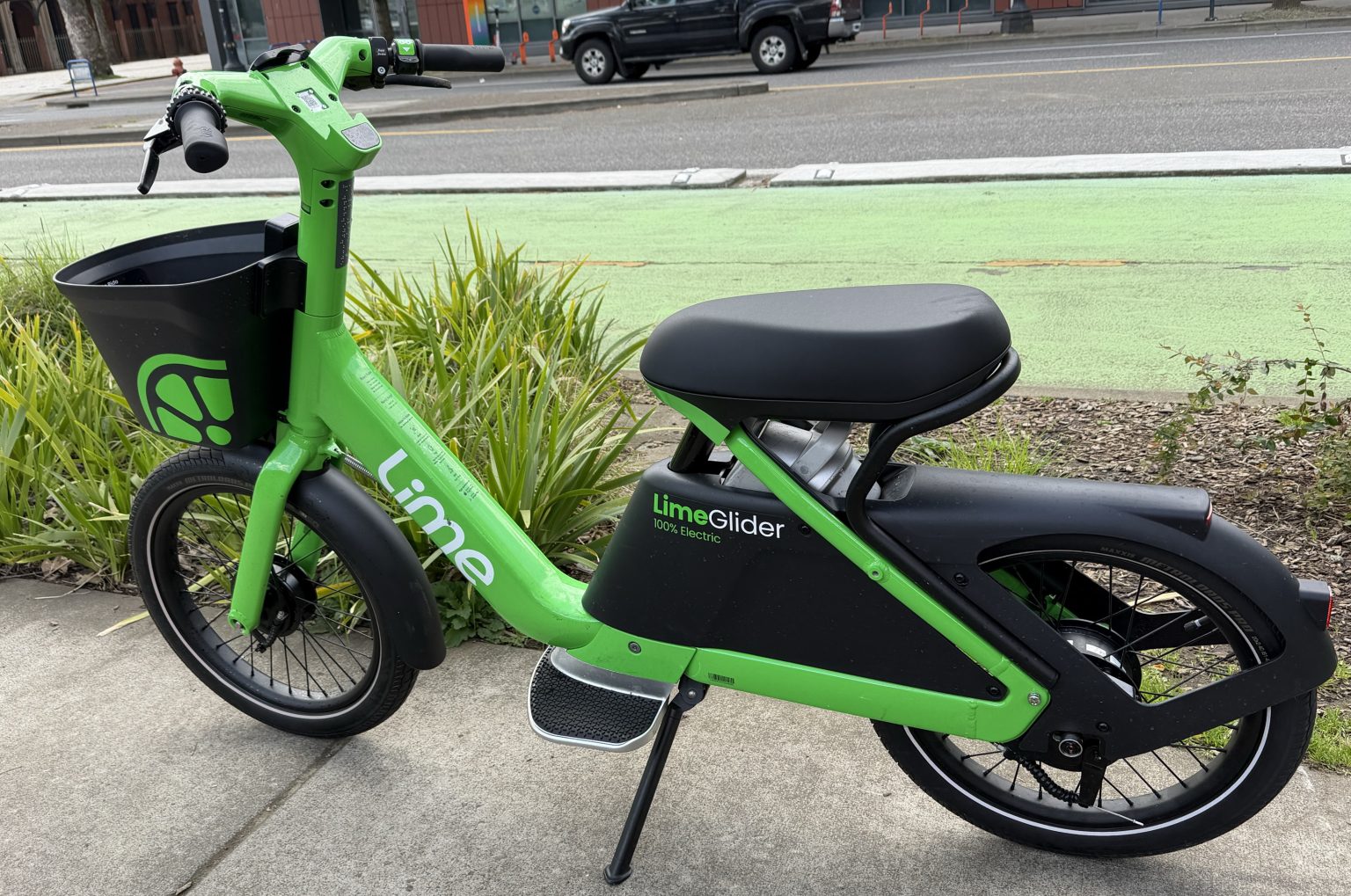 Lime adds new electric, seated ‘Glider’ to Portland fleet – BikePortland